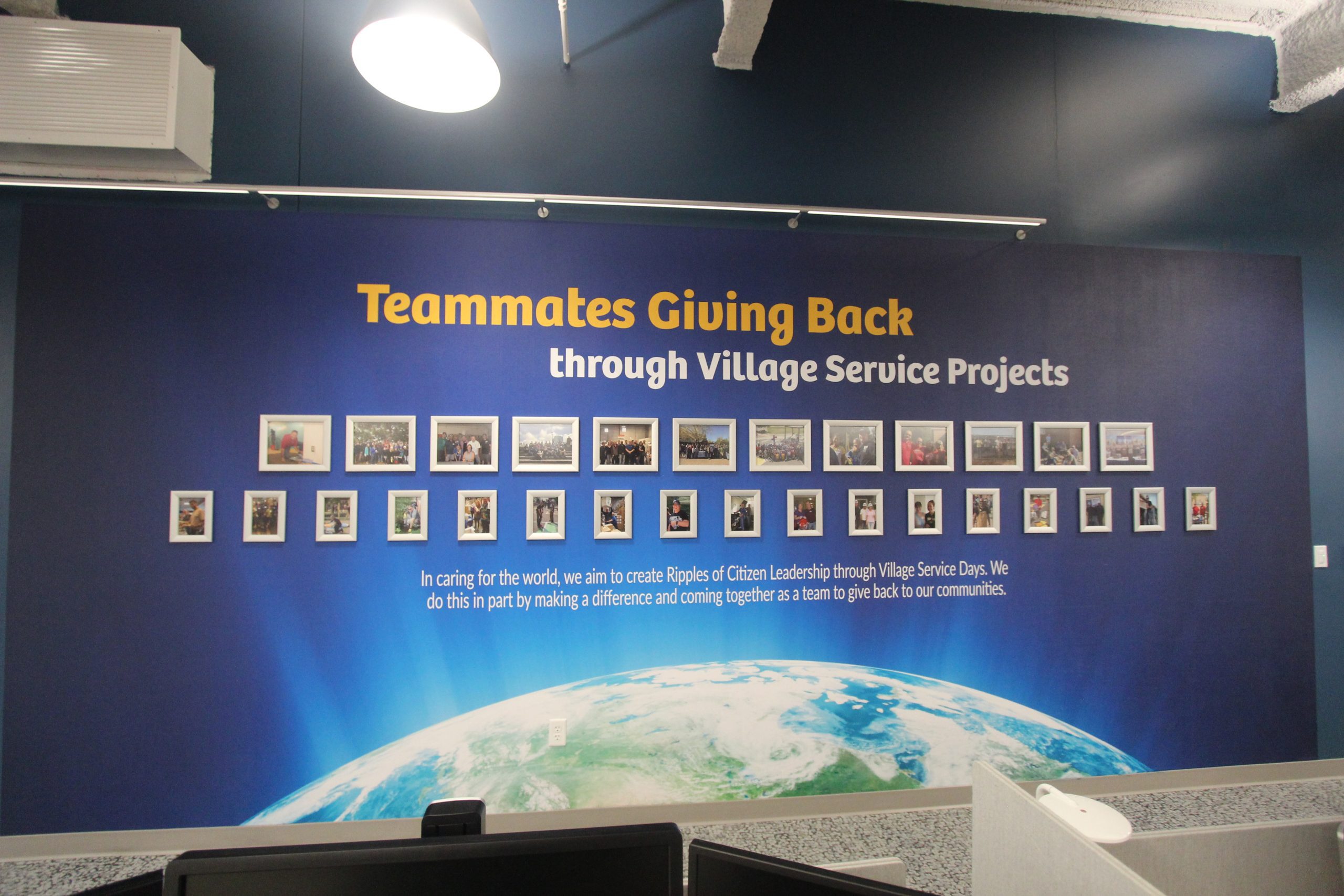 Interactive Displays for an Engaging Workplace - Endless Edge