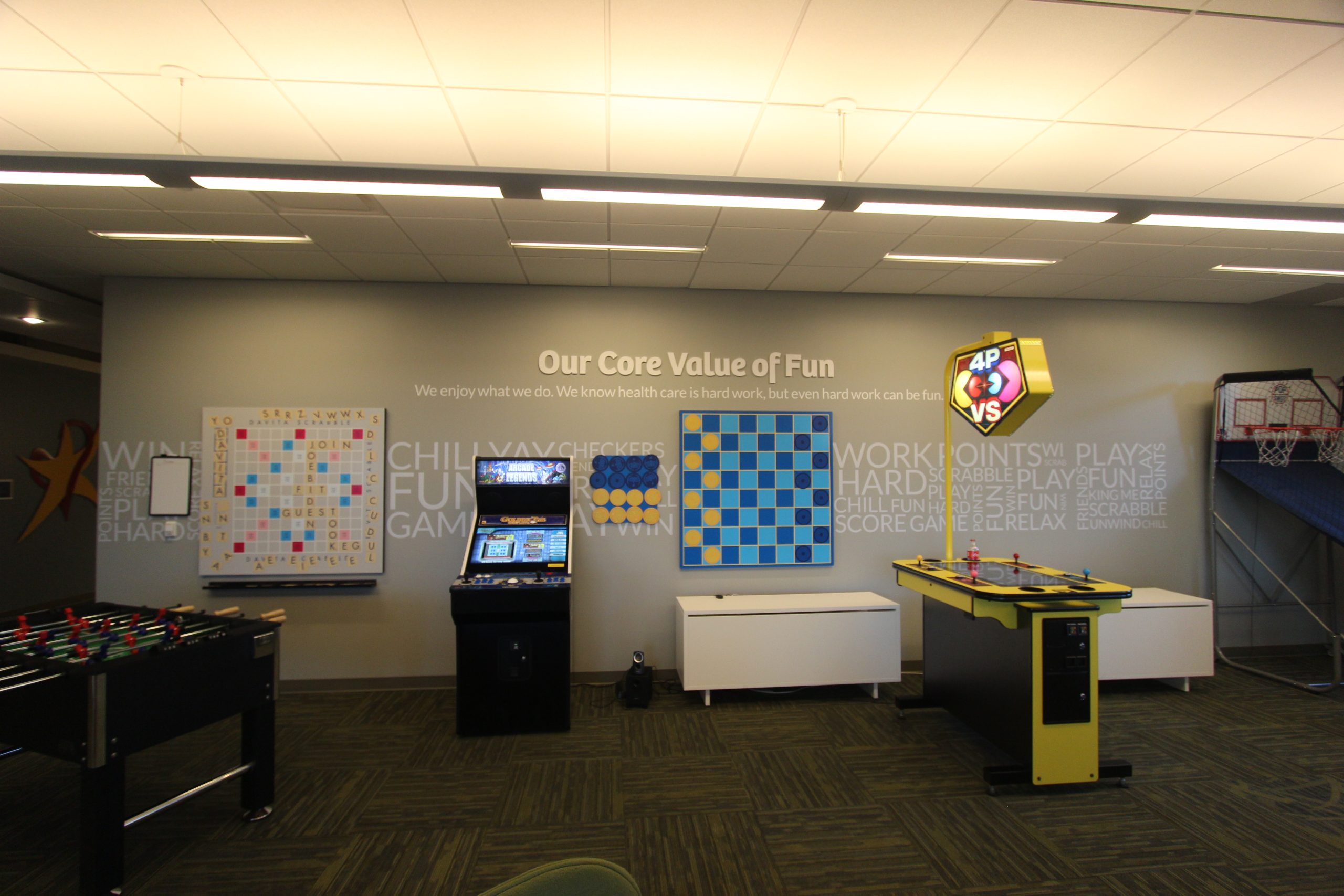 Interactive Displays for an Engaging Workplace - Endless Edge